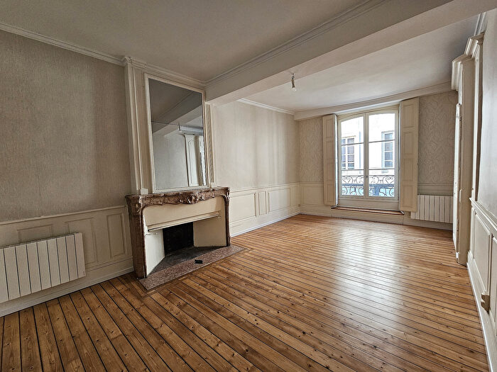 Appartement à vendre - Beaune, Centre-ville - 5 pièces - 3 chambres