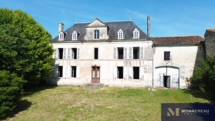Maison 6 pièces à Saint-Martial-sur-Né, à vendre