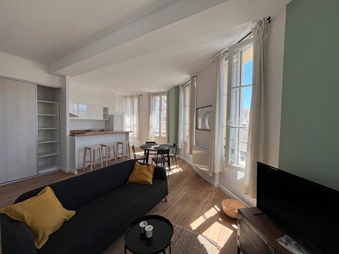 Marseille 2ème, Grands Carmes : Appartement 4 pièces à louer