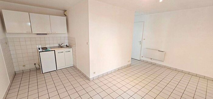 Appartement à louer - Bizais-Pepiniere, Buxerolles - 1 pièce