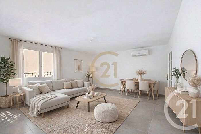 Appartement à louer - Remoulins - 3 pièces - 2 chambres