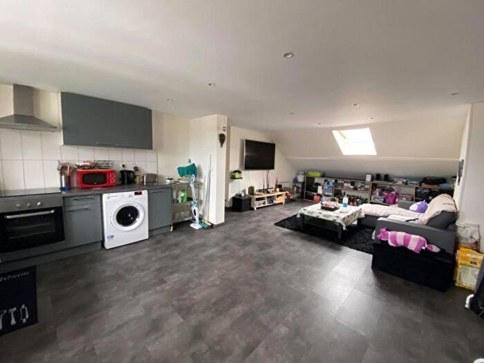 Appartement à vendre - VillersCotterêts - 2 pièces - 1 chambre