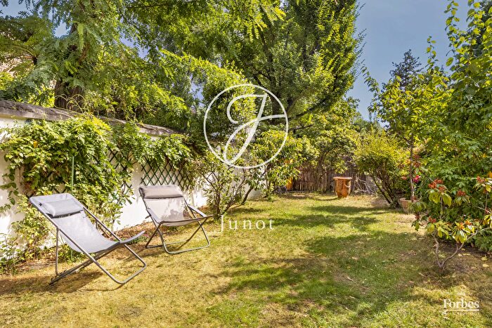 Asnières-sur-Seine, Centre-ville : Appartement 7 pièces à louer