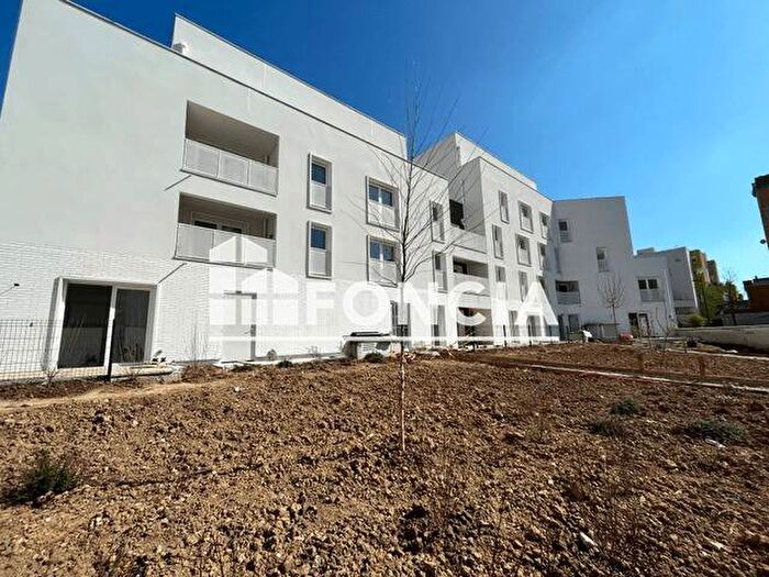 Appartement à louer - Pyramides Centre, Évry-Courcouronnes - 3 pièces - 2 chambres