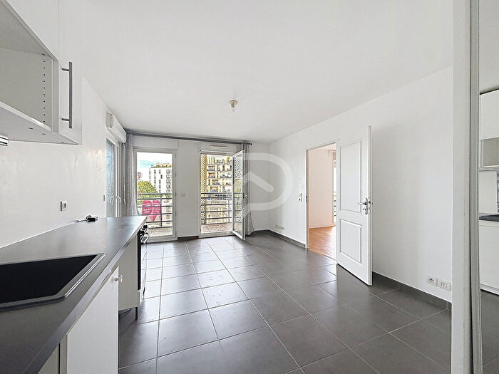 Issy-les-Moulineaux, Les Epinettes, Le Fort, Les Hauts d'Issy : Appartement 2 pièces à vendre