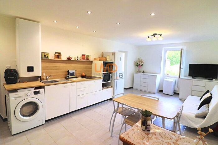 Appartement à vendre - Saint-Maximin-la-Sainte-Baume - 3 pièces - 2 chambres