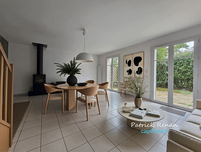 Maison à vendre - Fontenay-le-Fleury, Sables, Démènerie - 5 pièces - 4 chambres