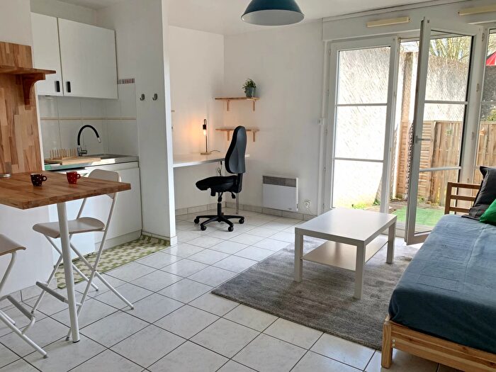 Appartement à louer - Tours, Giraudeau - 1 pièce