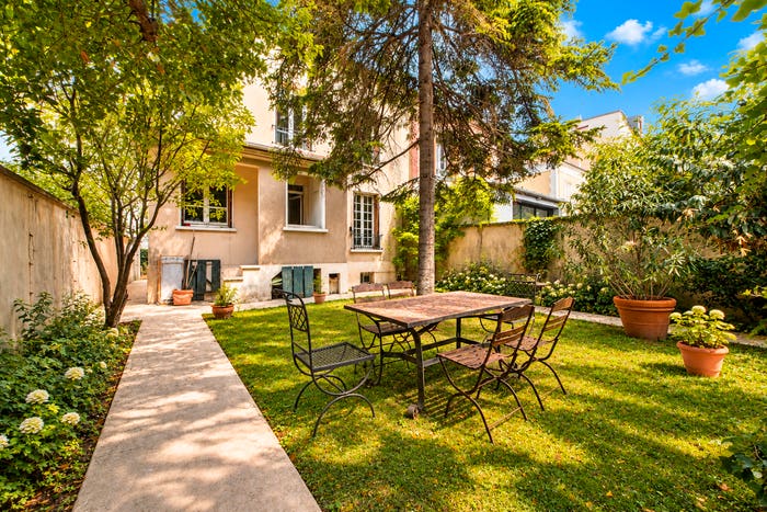 La Garenne-Colombes, Centre Nord, Gare, Mairie : Maison 6 pièces à vendre