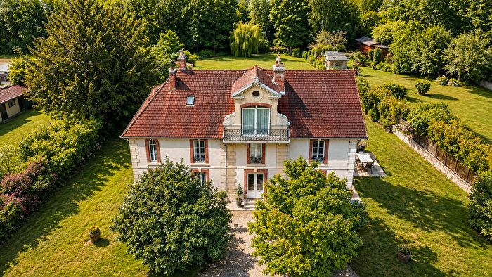 Maison 10 pièces à vendre à Cambronne-lès-Clermont
