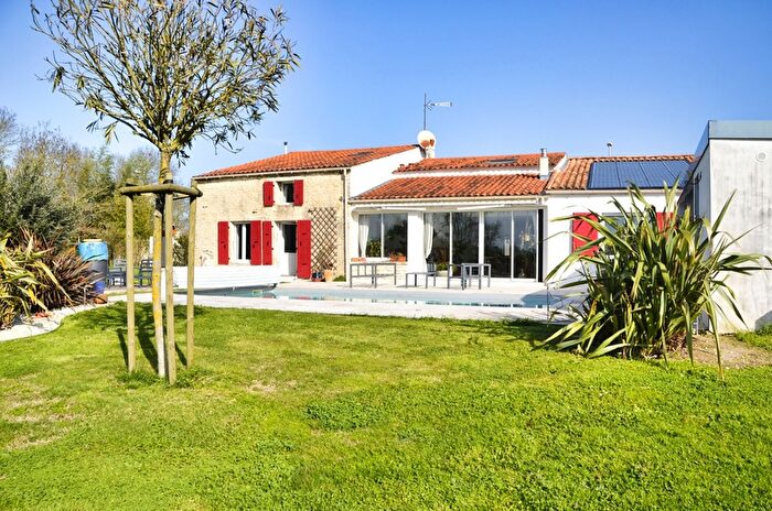 Maison à vendre - Le Gué-dAlleré - 8 pièces - 4 chambres