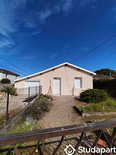 Appartement à louer - Noës, Pessac - 1 pièce - 6 chambres