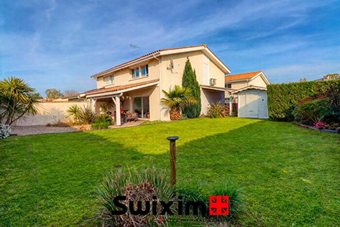 Maison à vendre - Saint-Médard-en-Jalles, Corbiac, Gajac, Magudas - 5 pièces - 3 chambres