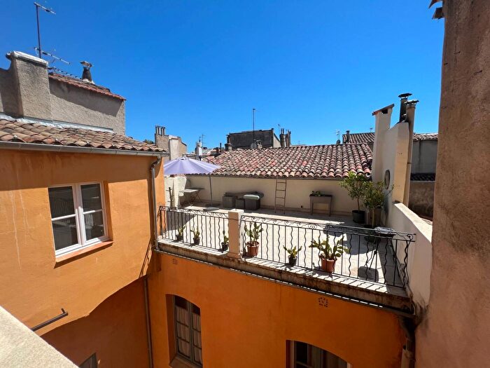 Appartement à louer - Aix-en-Provence - 4 pièces - 3 chambres