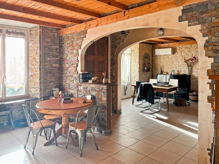 Maison à vendre - Pezens - 6 pièces - 5 chambres