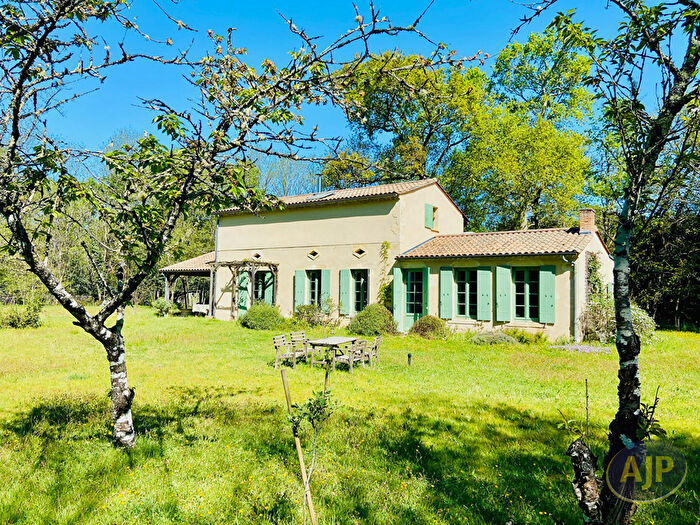 Maison à vendre - Lesparre-Médoc - 6 pièces - 4 chambres
