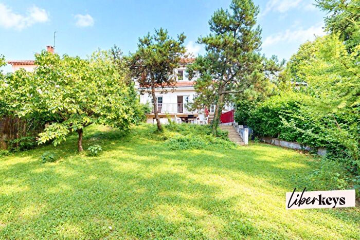 Sainte-Foy-lès-Lyon, Provinces, Chavril : Maison 6 pièces à vendre