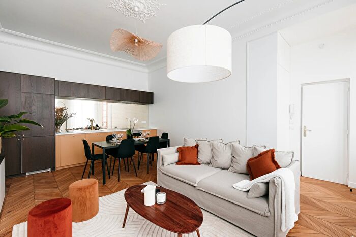 Paris 9ème, Clichy, Trinité : Appartement 2 pièces à louer