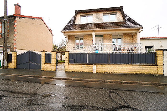Maison à vendre - Bondy, Le Saule Blanc - 6 pièces - 3 chambres