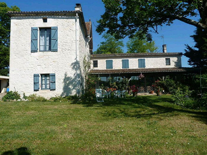 Maison à vendre - Montaigu-de-Quercy - 13 pièces - 7 chambres