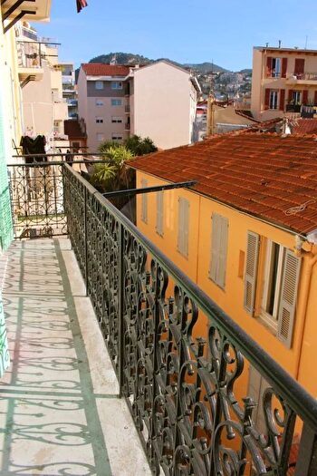 Appartement à louer - Nice, Riquier - 3 pièces