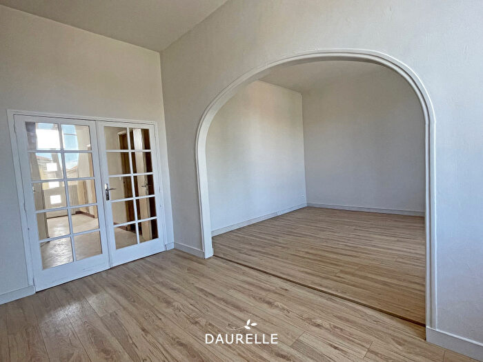Châteaurenard, Centre-ville - Appartement 3 pièces à louer