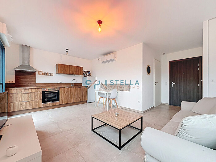 Appartement à louer - Ajaccio, Mezzavia - 1 pièce