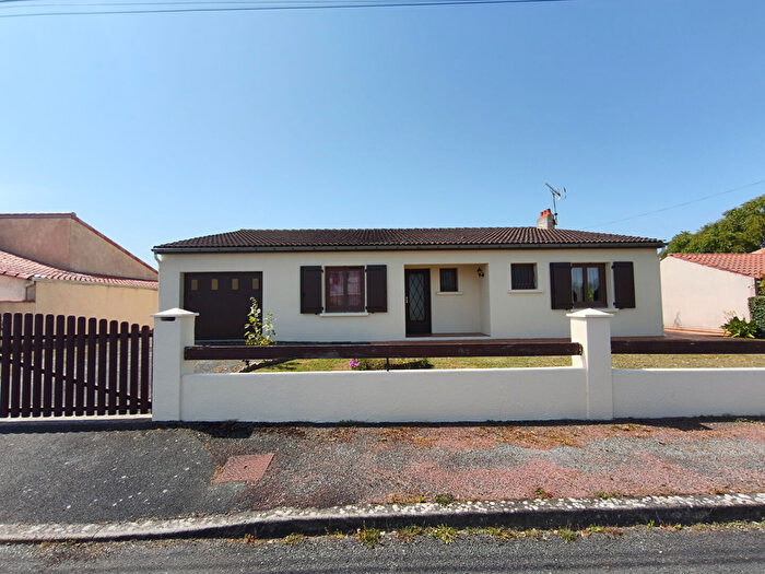 Échillais - Maison 5 pièces à vendre