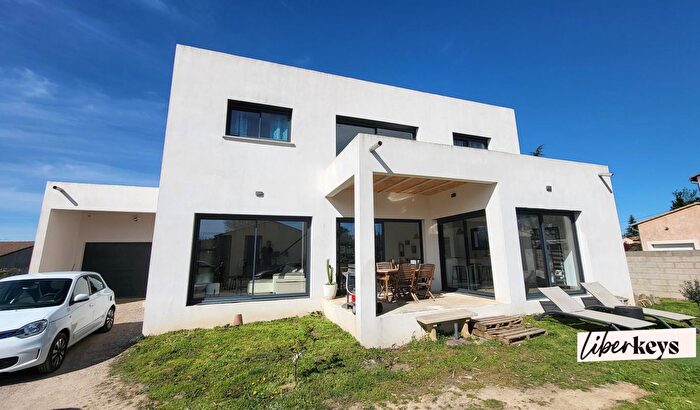 Maison à vendre - Beauvoisin - 7 pièces - 6 chambres