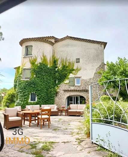 Maison 11 pièces à vendre à Uzès