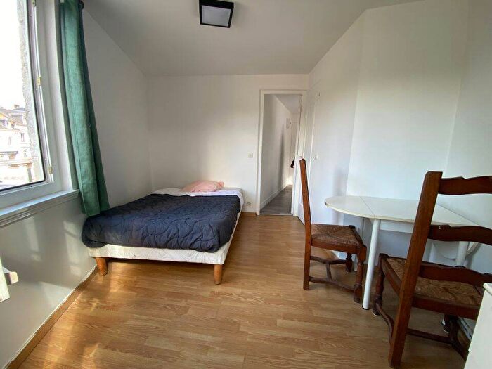 Zone Industrielle, Lillebonne : Appartement 1 pièce à louer