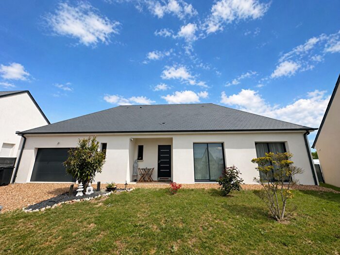Maison à vendre - Saint-Antoine-du-Rocher - 4 pièces - 3 chambres