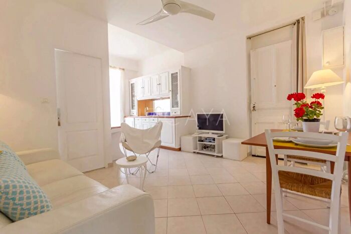 Appartement à vendre - Nice, Le Port - 2 pièces - 1 chambre