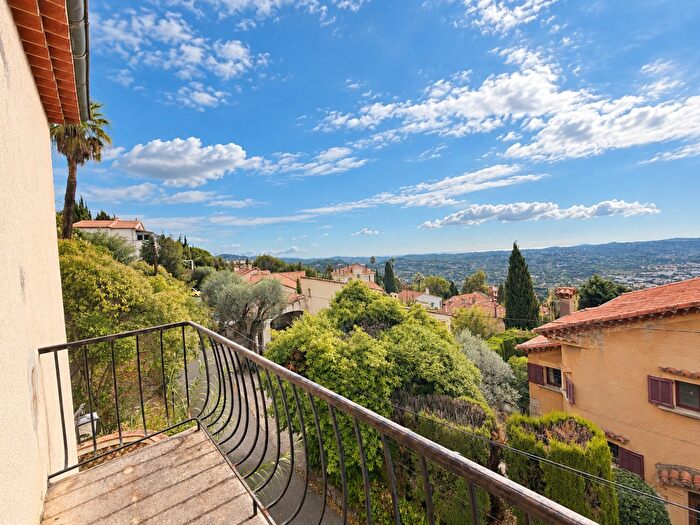 Maison 5 pièces à Grasse, Magagnosc, Saint-Mathieu, à vendre