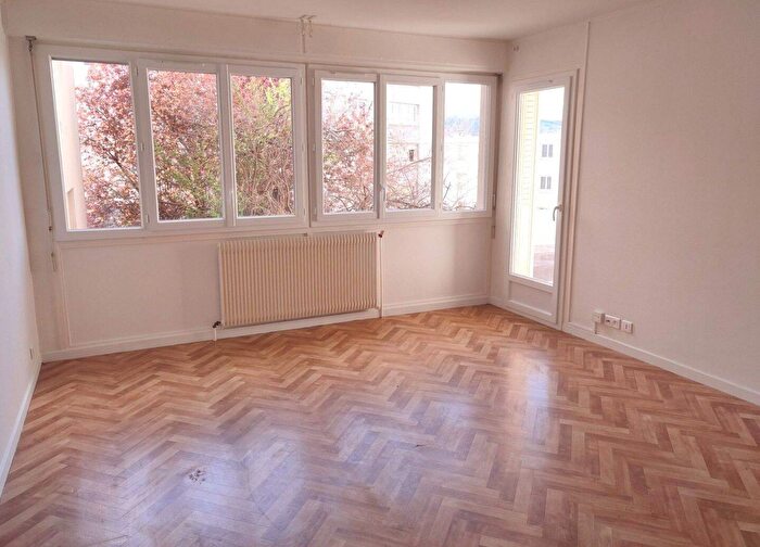 André Theuriet, Clermont-Ferrand : Appartement 3 pièces à louer