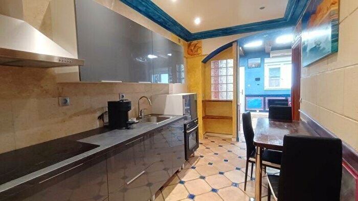 Appartement à louer - Marseille ème arrondissement - 3 pièces - 2 chambres