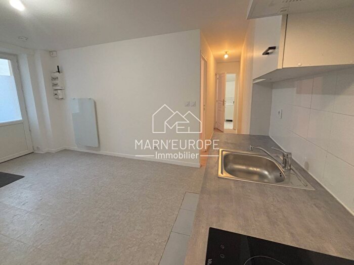 Appartement à louer - Condé-Sainte-Libiaire - 3 pièces - 2 chambres