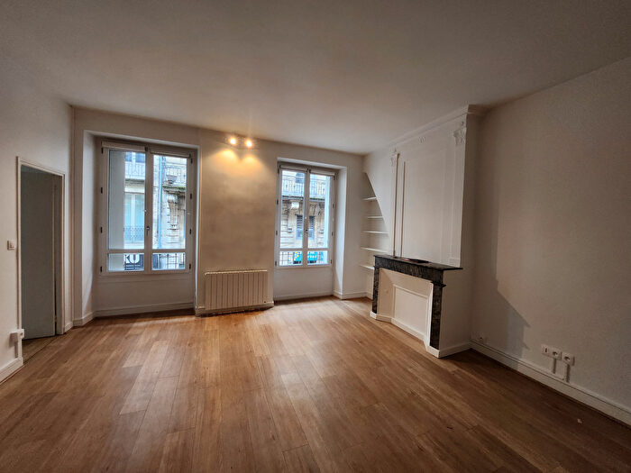 Bordeaux, Saint-Pierre - Appartement 2 pièces à louer