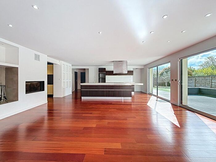 Maison à vendre - Plouhinec - 7 pièces - 5 chambres