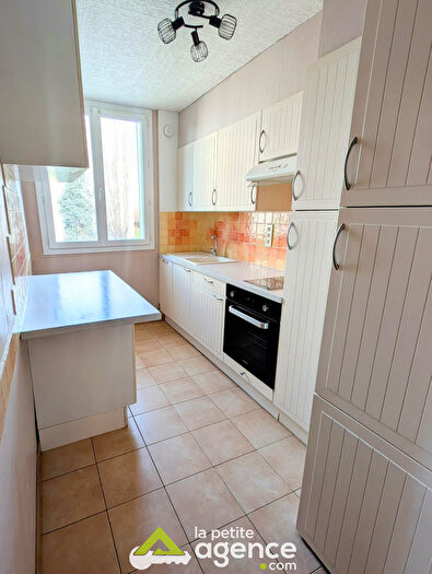 Montluçon, Croix Blanche, Diénat : Appartement 3 pièces à louer