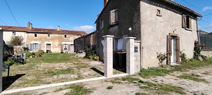 Maison 2 pièces à vendre à Saint-Jouin-de-Marnes