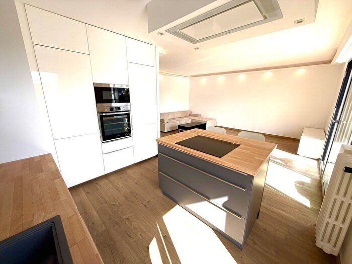 Appartement à louer - Marceau, République, Courbevoie - 2 pièces - 1 chambre