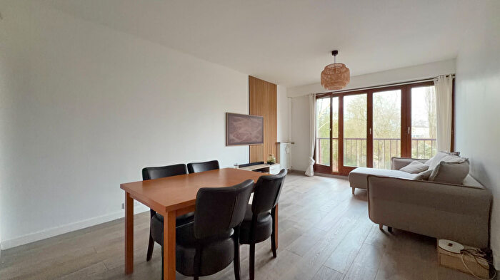 Appartement à vendre - Corbeil-Essonnes, Centre-ville - 3 pièces - 2 chambres