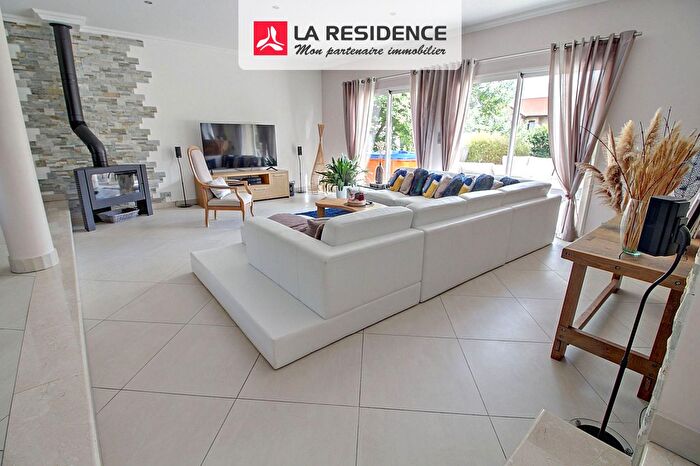 Maison 9 pièces à Vaux-sur-Seine, à vendre