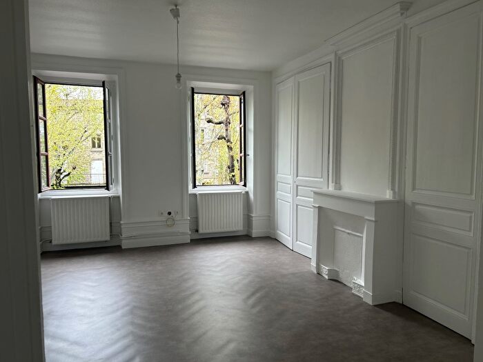 Montbrison, Centre-ville : Appartement 2 pièces à louer
