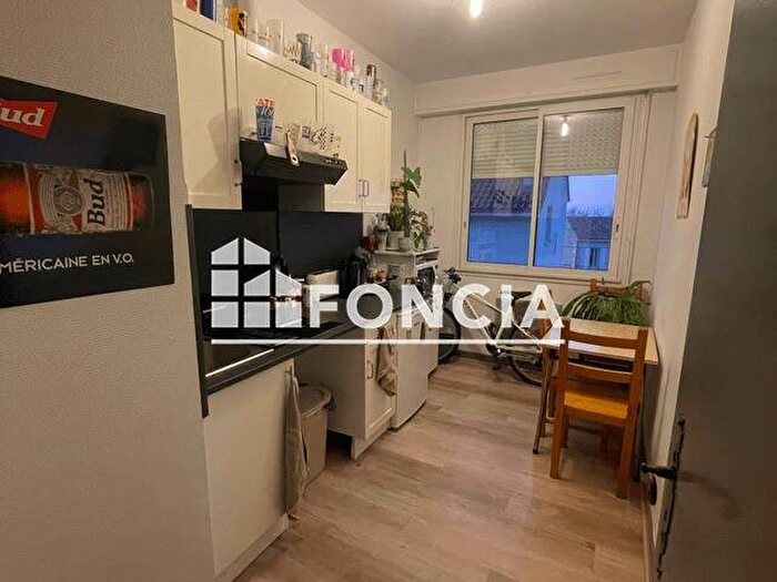 Appartement à louer - Champ de Mars-Bussatte-Victor Hugo, Angoulême - 1 pièce