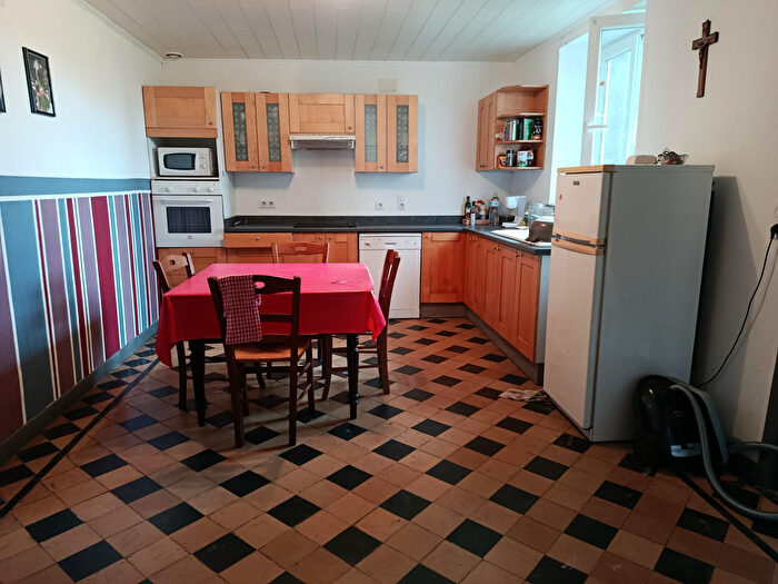 Maison à vendre - Dieuze - 5 pièces - 3 chambres