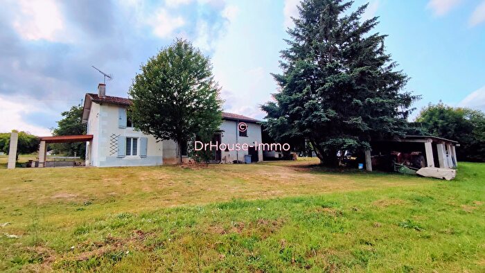 Maison à vendre - Confolens - 6 pièces - 3 chambres