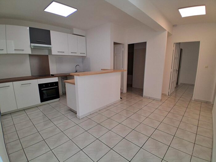 Saint-Pierre, Centre-ville - Appartement 3 pièces à louer