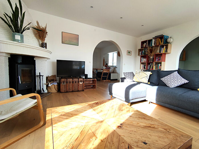 Maison à vendre - Magny-les-Hameaux - 6 pièces - 4 chambres